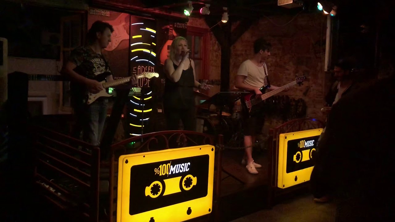 You know i’m no good- Zerrin Mete (Amy Winehouse) - YouTube