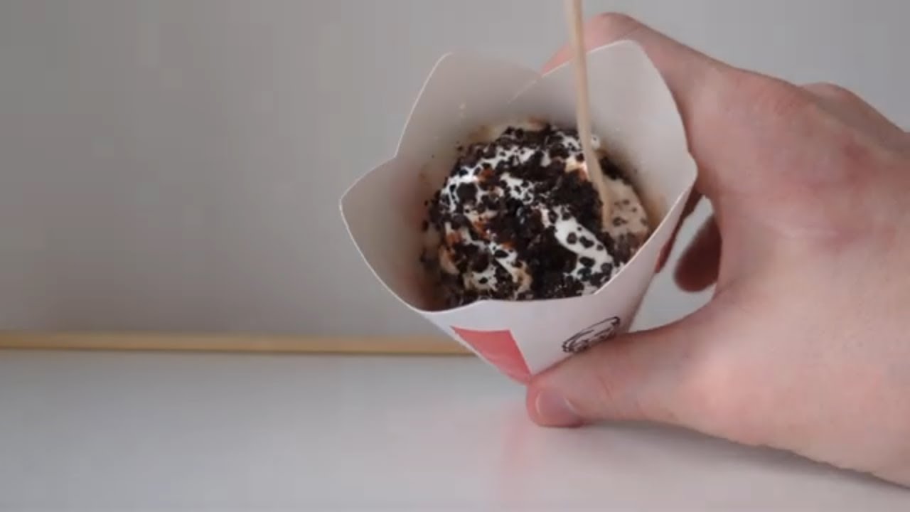 KFC Oreo Sunday Review - YouTube