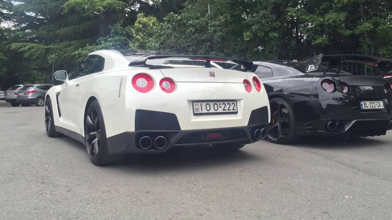 GT-R R35 (800 hp) VS GT-R R35 (550 whp) - YouTube