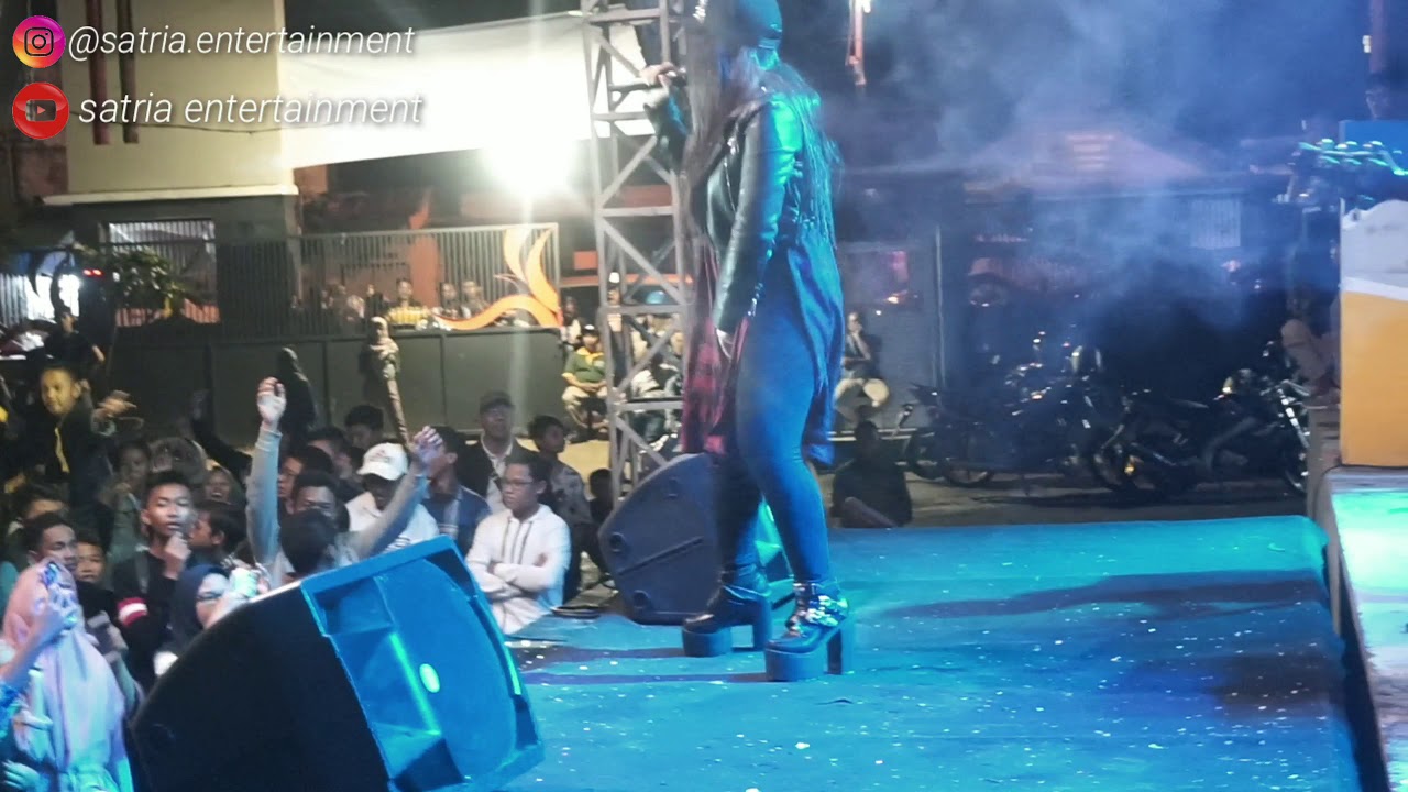 EVENT SMP NEGERI 1 SITUBONDO || 3WAY ASISKA FEAT KIKI ASISKA - YouTube