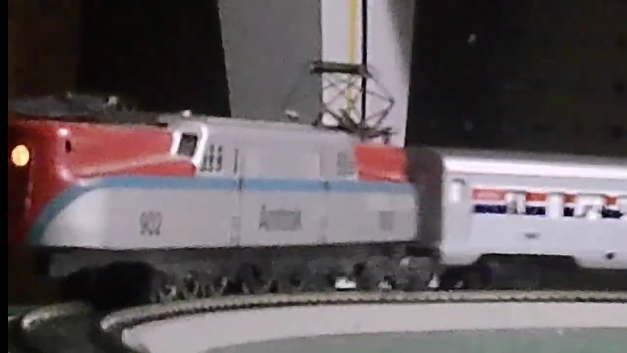 The last stand of Amtrak GG1's (HO scale railfanning #2 S2) - YouTube