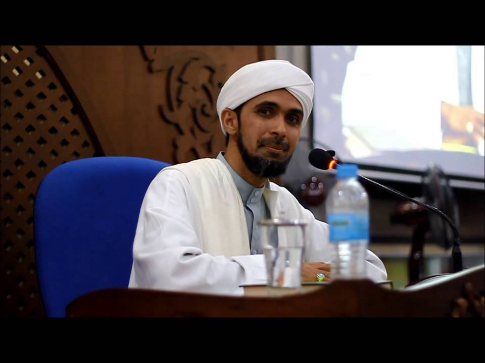 Al Habib Ali Zaenal Abidin: "Telah disempurnakan agama kamu" - YouTube