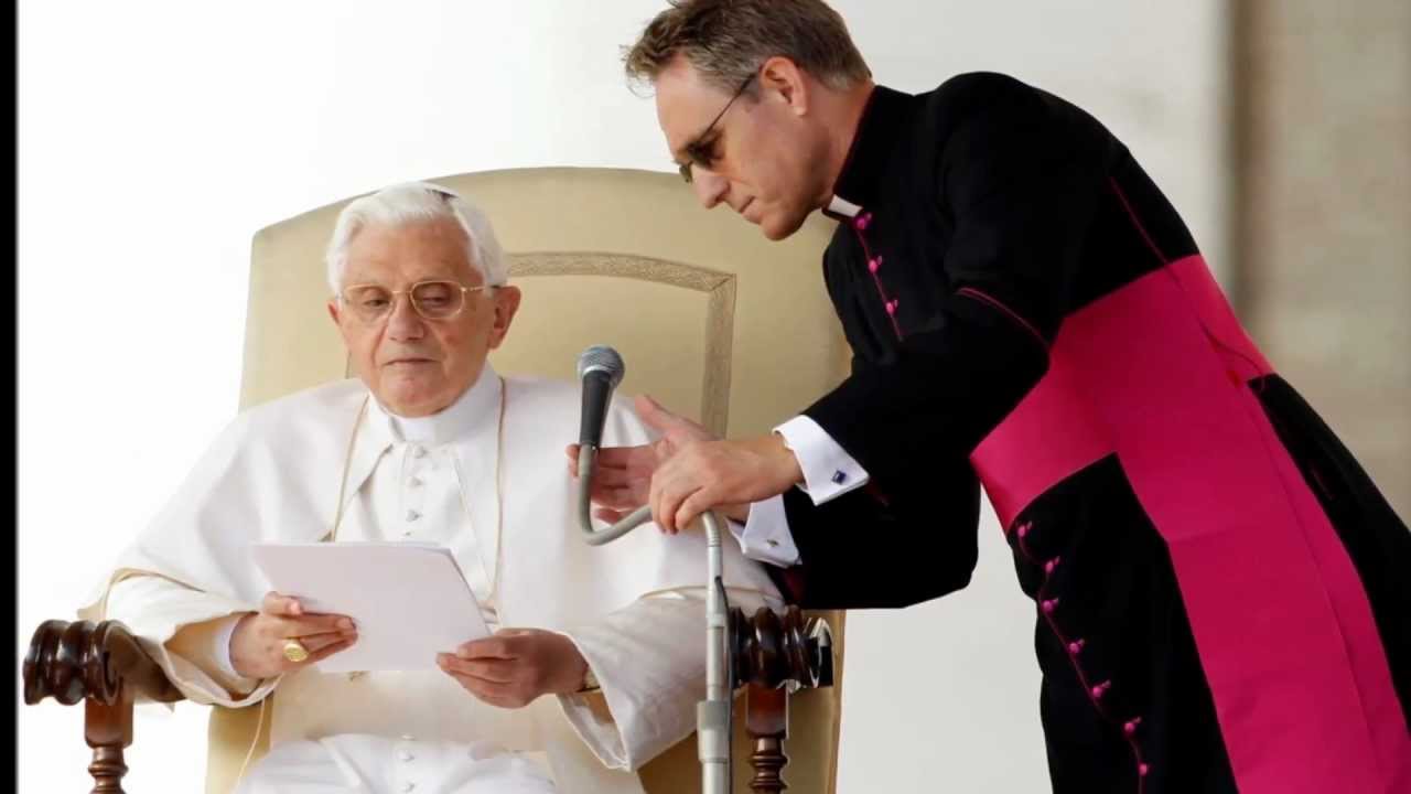 Gorgeous Georg: Archbishop Georg Ganswein - YouTube