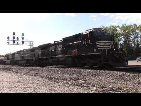 Ex-CMQ AC44! NS #9922 with awesome conductor leads NS 174 through Burnside, KY - YouTube