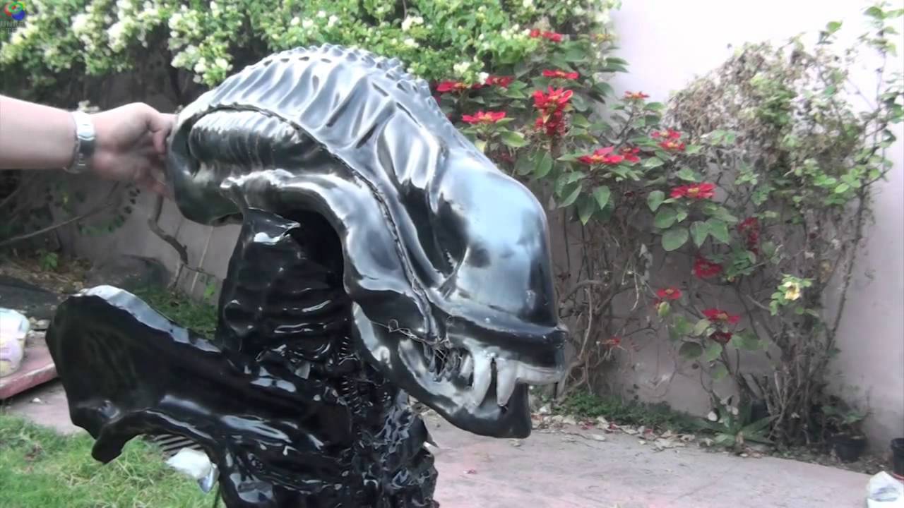 ALIEN PROP HEAD WITH MOVING JAW ACTION - YouTube