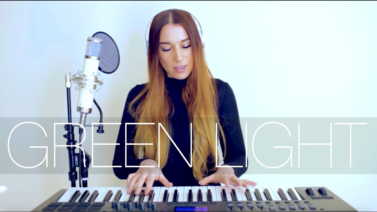Lorde | Green Light | Emanuela Bellezza | LOOPING COVER - YouTube