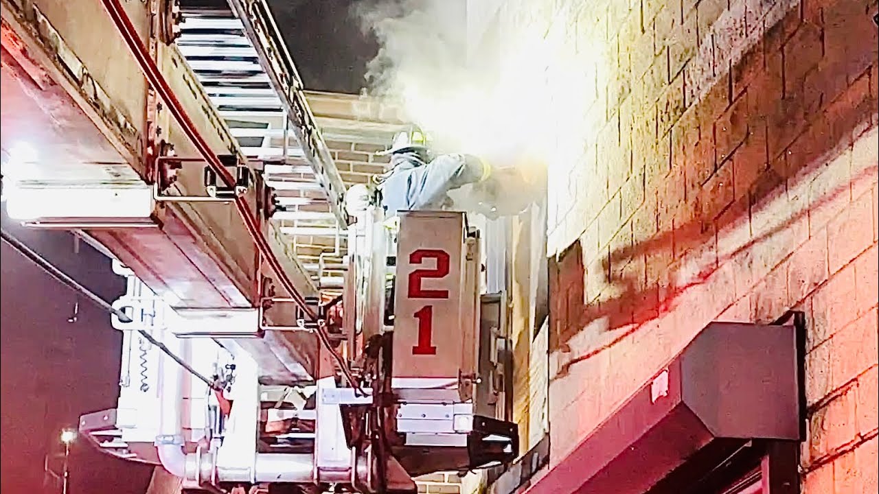 FDNY BOX 0834 ~ FDNY BATTLING A 10-75 FIRE IN VACANT COMMERCIAL ...
