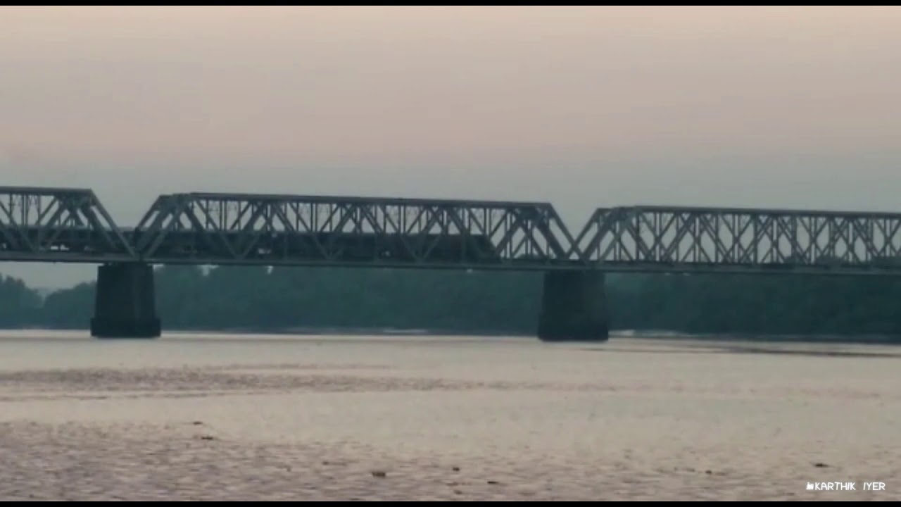Train Passing Ulhas River Bridge | सातपुल | Diva - Vasai Line. - YouTube