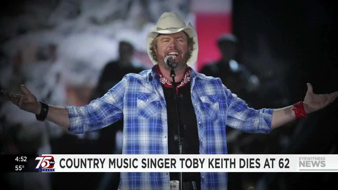 Country music singer Toby Keith dies at 62 - YouTube