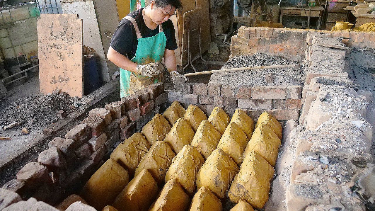 Amazing Chicken Baked In Mud For 4 Hours - Malaysian Street Food - YouTube