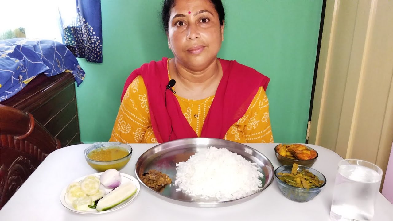 Eating with Indrani ASMR -Bhat, Kochubata, Musurir dal,Dhekir shakh ...