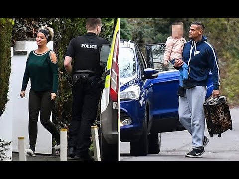 Kerry Katona and George Kay are seen exchanging daughter - YouTube