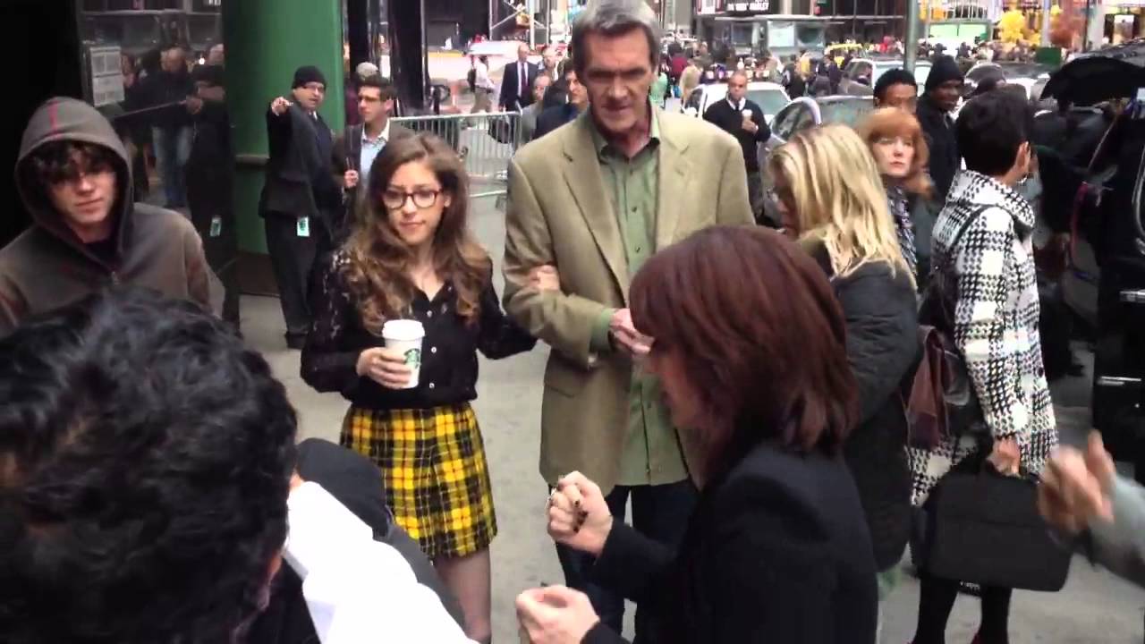 The Middle Cast signing and posing with fans at GMA #TheMiddle100 in ...