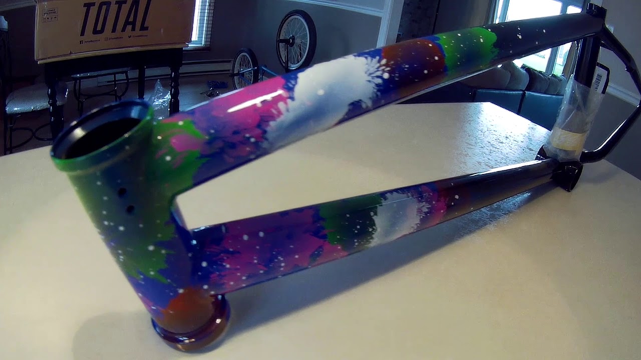 UNBOXING MY NEW BIKE!!! TOTAL BMX TWS - YouTube