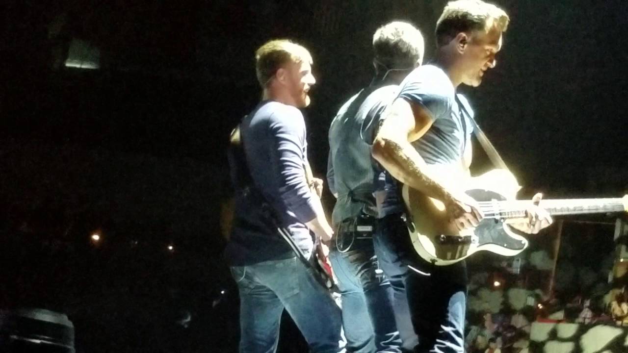 Easton Corbin- Baby Be My Love Song live in Spokane - YouTube