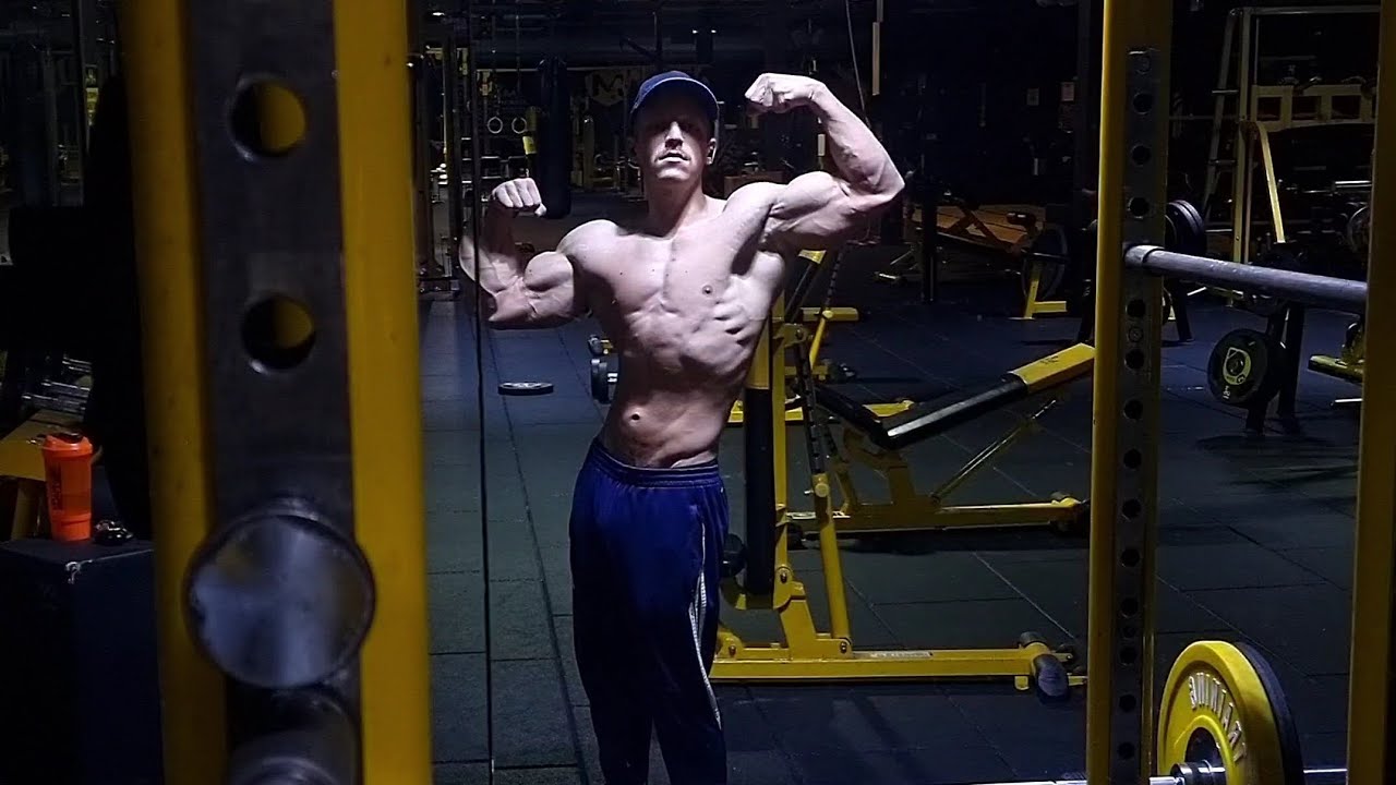 Natural bodybuilder pump check - YouTube