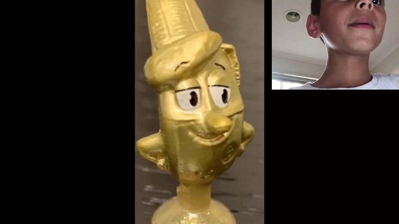 showing off my golden banana stikeez - YouTube