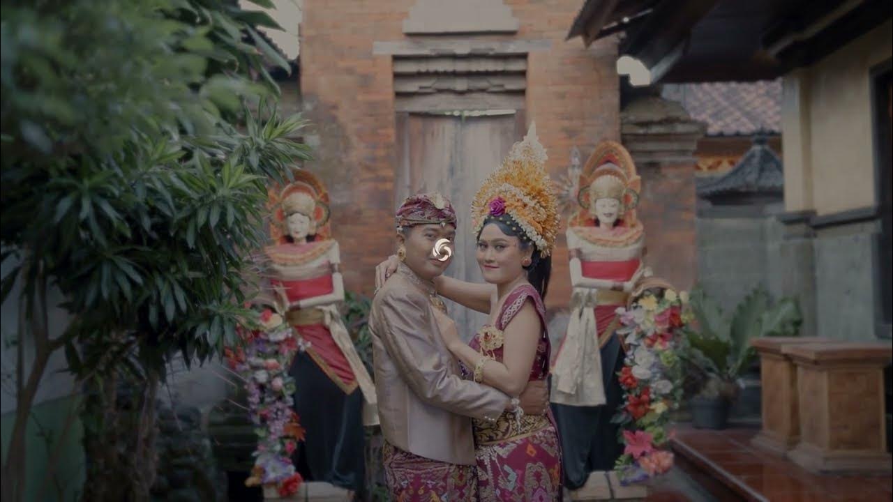 NGUNGKAB LAWANG ODE & INTAN Six Bali Wedding - YouTube