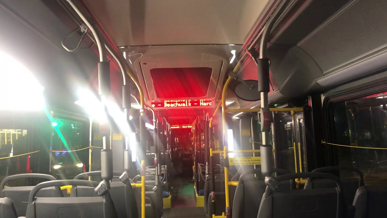 Honolulu Bus #880 Route 8 (rare) - YouTube