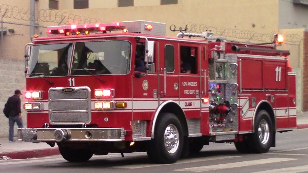 LAFD Engine 11 & RA 11 Responding (Q & Horn) - YouTube