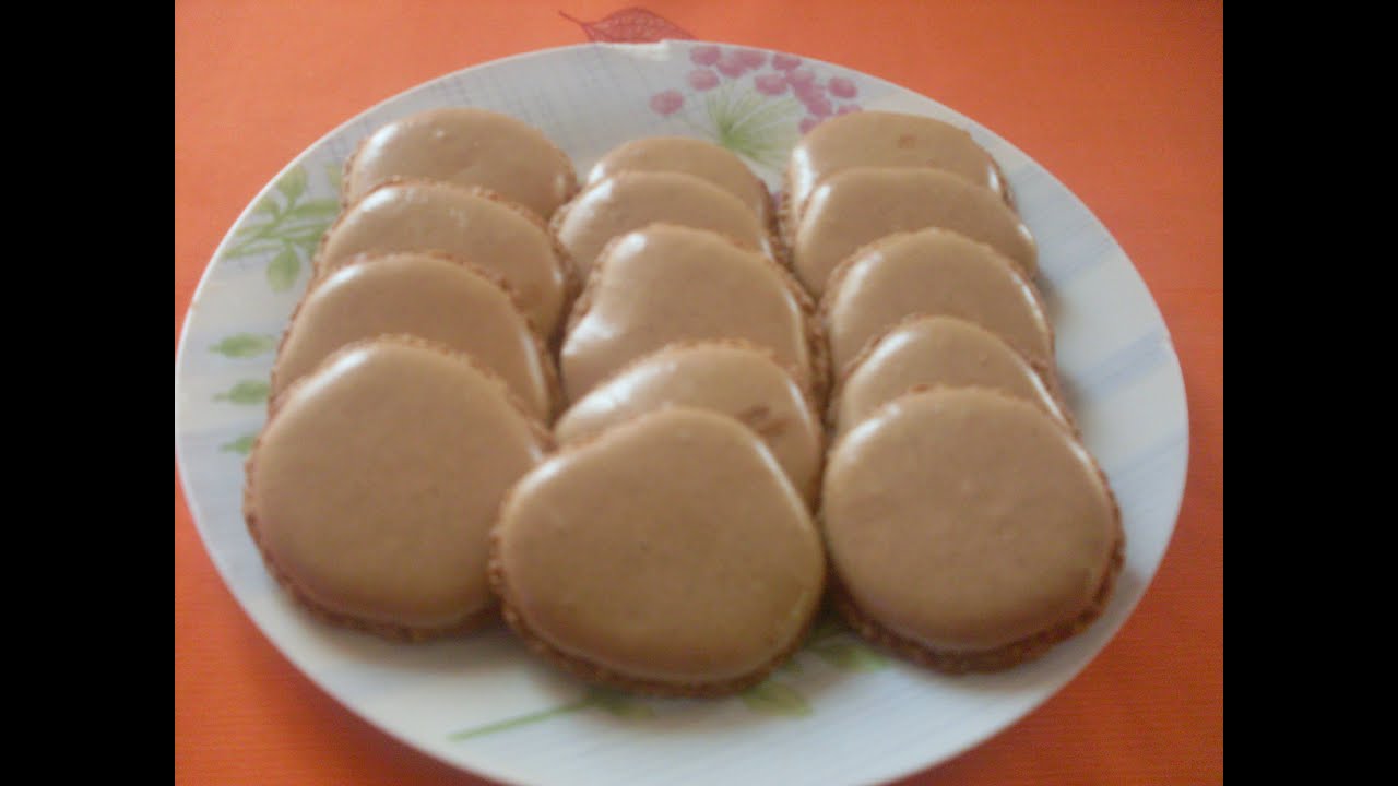 Comment faire la pâte à macaron ? RECETTE MACARON MAISON - YouTube