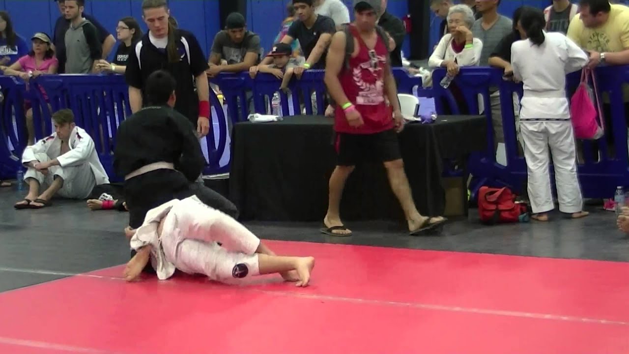 Michael Aswell Jr - Grappling Games 7 - Gi - 1st Match - YouTube