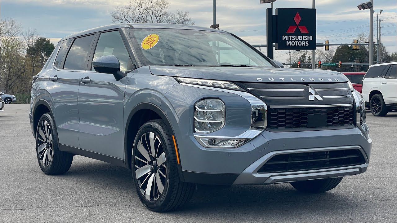 2025 MITSUBISHI OUTLANDER SE (Moonstone Gray Metallic w/ Panoramic ...