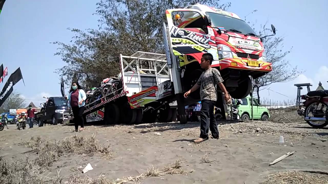 Canggih...truk angkut motor Trail - YouTube