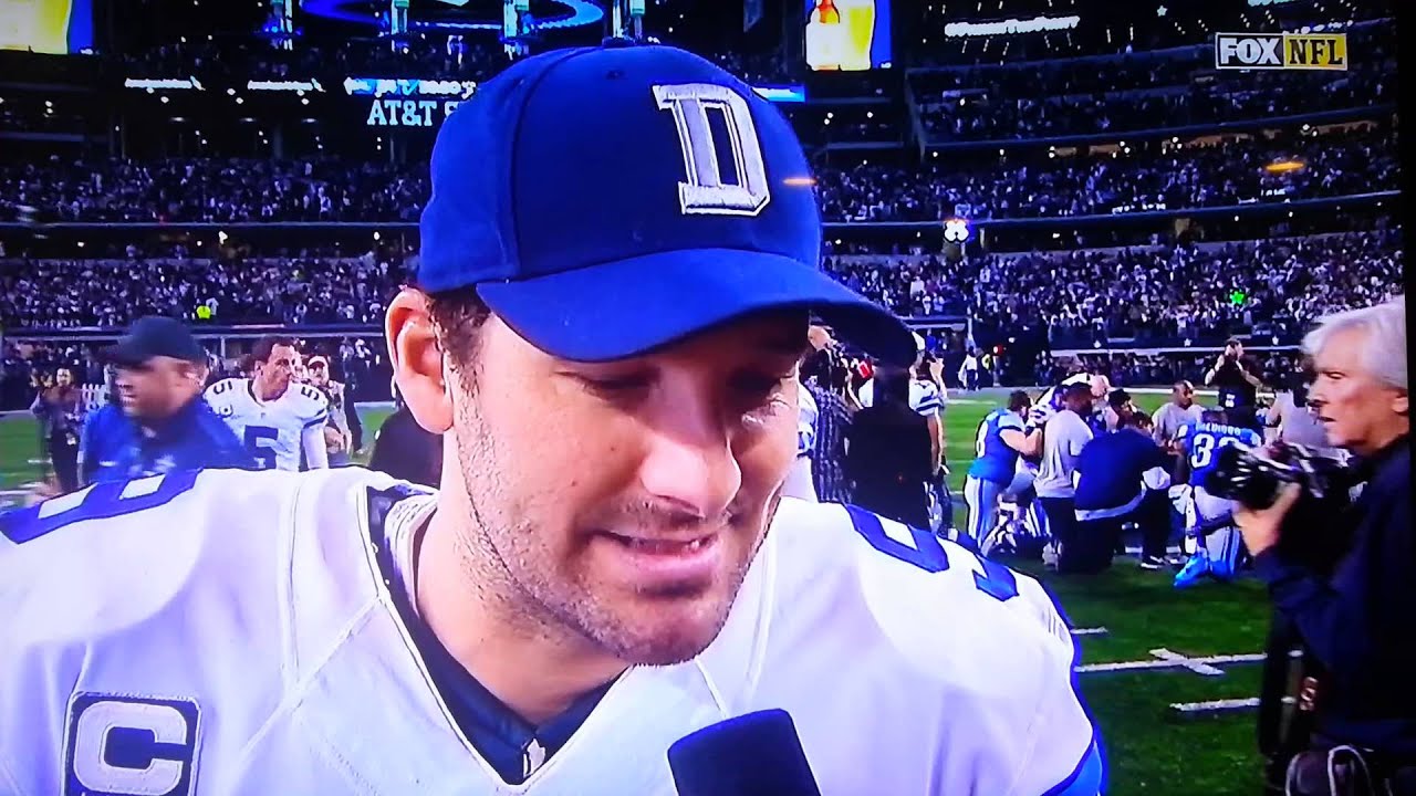 Erin Andrews Nose during Tony Romo interview - YouTube