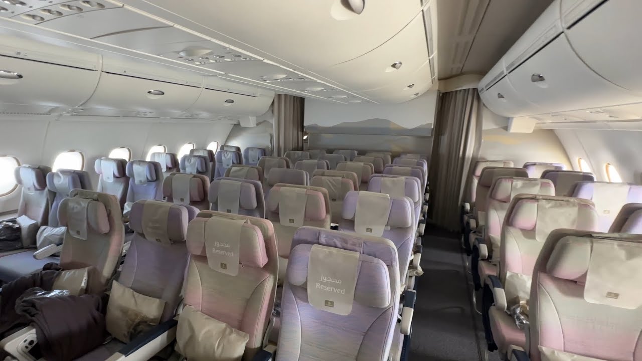 Emirates Airlines Upper-deck Economy Flight Experience Onboard Airbus ...
