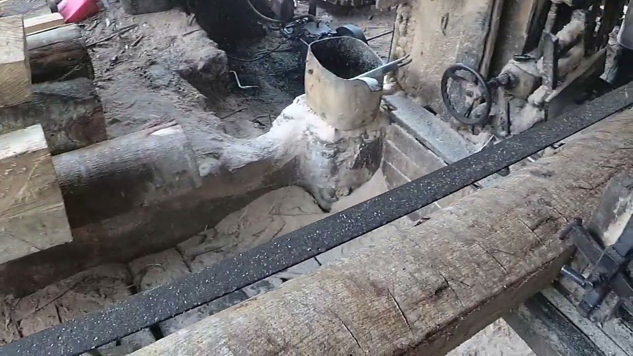 Tahap membelah kayu besar dan panjang di sawmill - YouTube