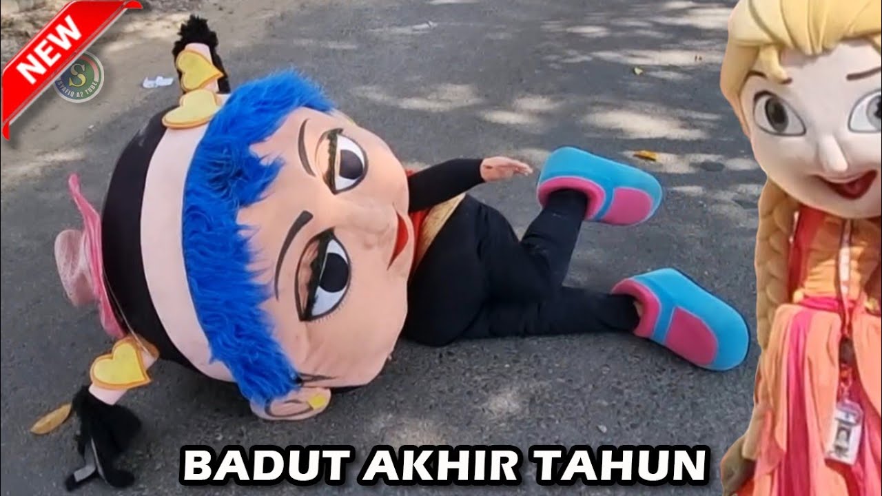 Badut LUCU JoGet AKHIR TAHUN ~ BADUT MAMPANG Joget OLENG Sampai JATUH² ...
