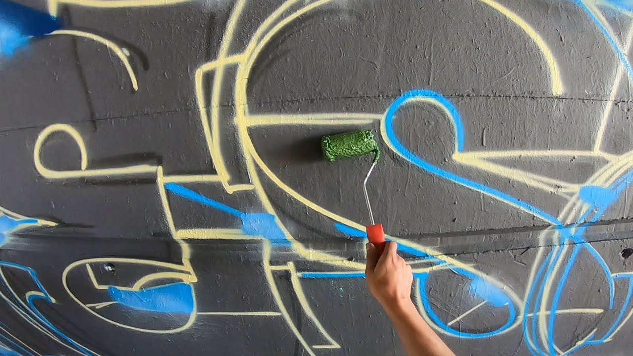 Graffiti - RESAKS // ⚡️ Painting with CANS and ROLLER in the skate ...