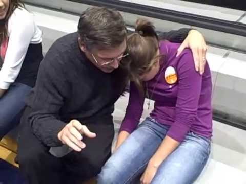 How To Hypnotize Someone - YouTube