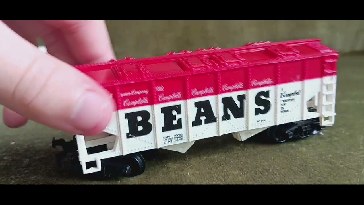Reviewing My Christmas HO Scale Limited Campbell's Soup Train - YouTube