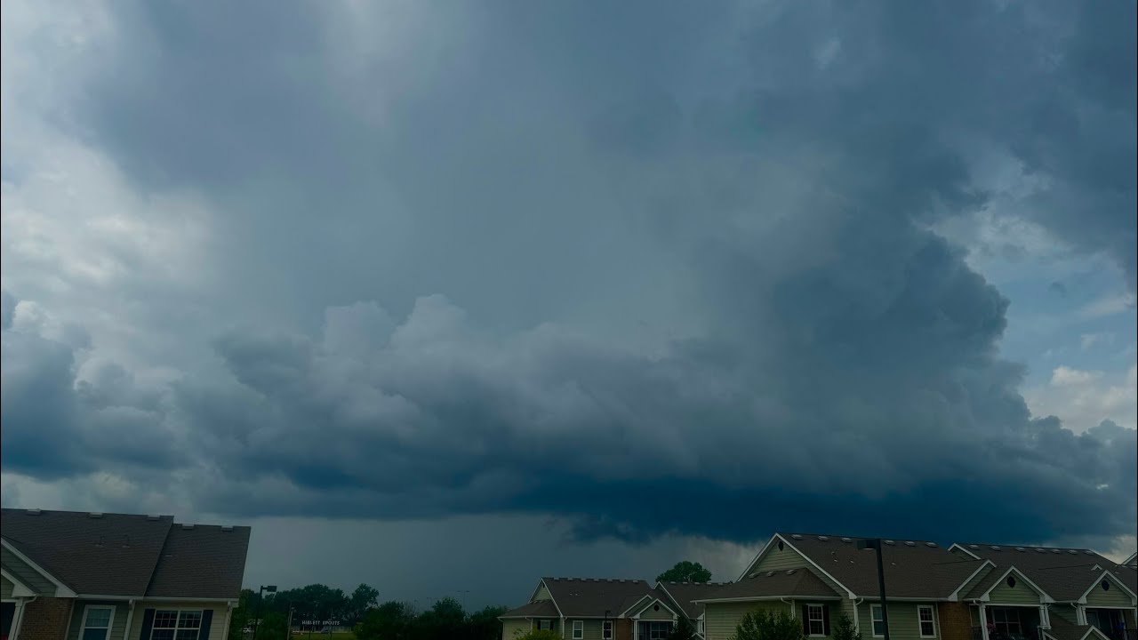 Afternoon Spotty Smallest Thunderstorms pop-up near Maryville, MO | 7 ...