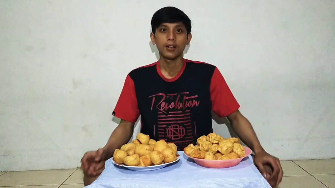 Mukbang Tahu bulat 50 butir tanpa minum apakah habisss?? - YouTube