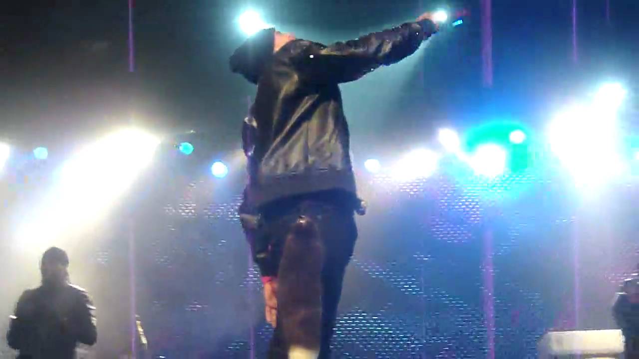 Chris Brown fan appreciation tour live philly 12/13/09 opening - YouTube