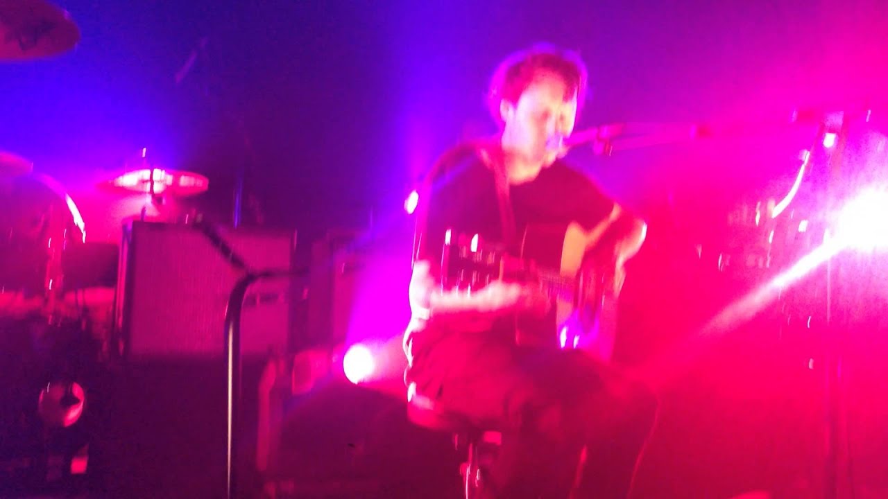 Ben Howard in Paris "Time is dancing" - YouTube
