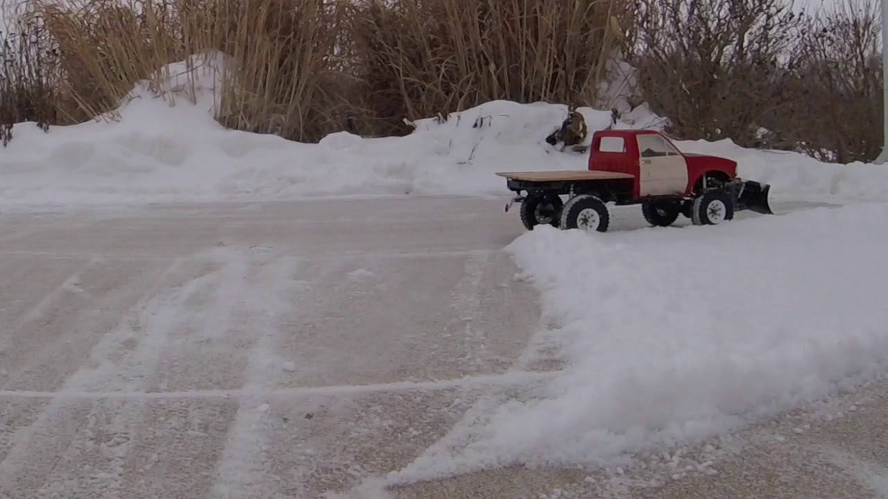 EXTREME RC 4X4 TF2 Toyota Plows More Snow - YouTube