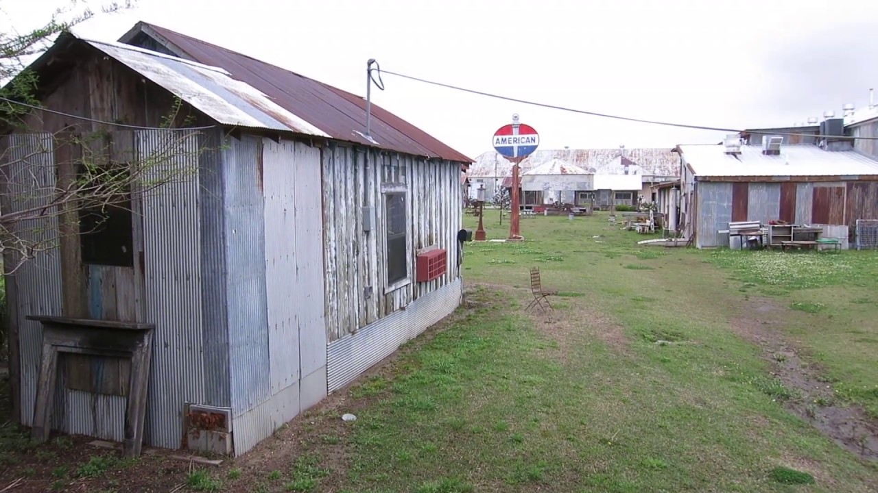 The Electric Blue (Shack Up Inn) - YouTube