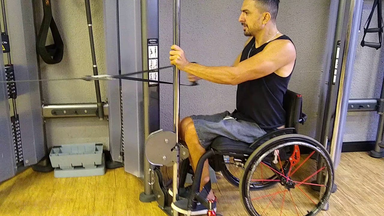 Remada unilateral na polia. Musculação para cadeirantes - YouTube