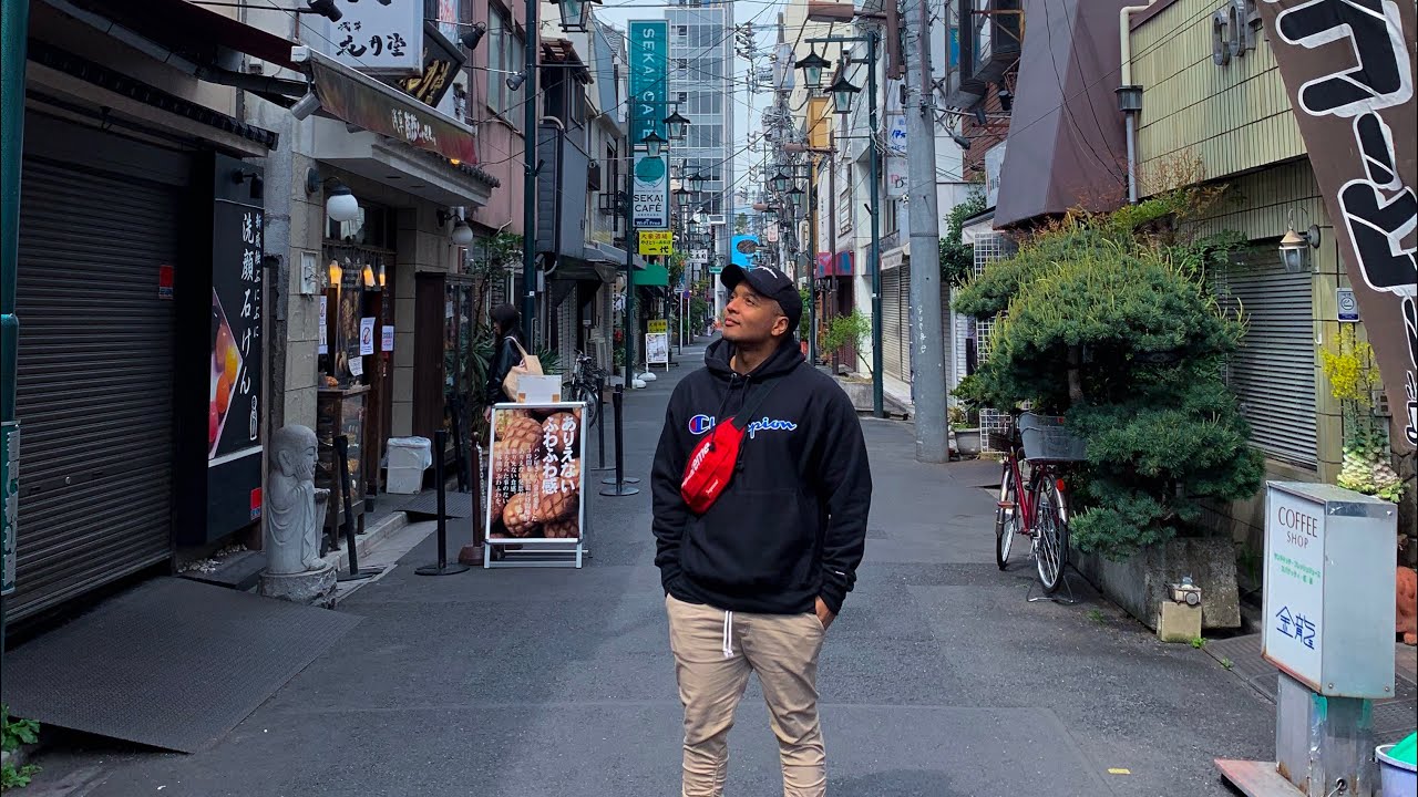 JAPAN VLOG! VISITING THE BIGGEST MOUSE STORE IN THE WORLD! - YouTube