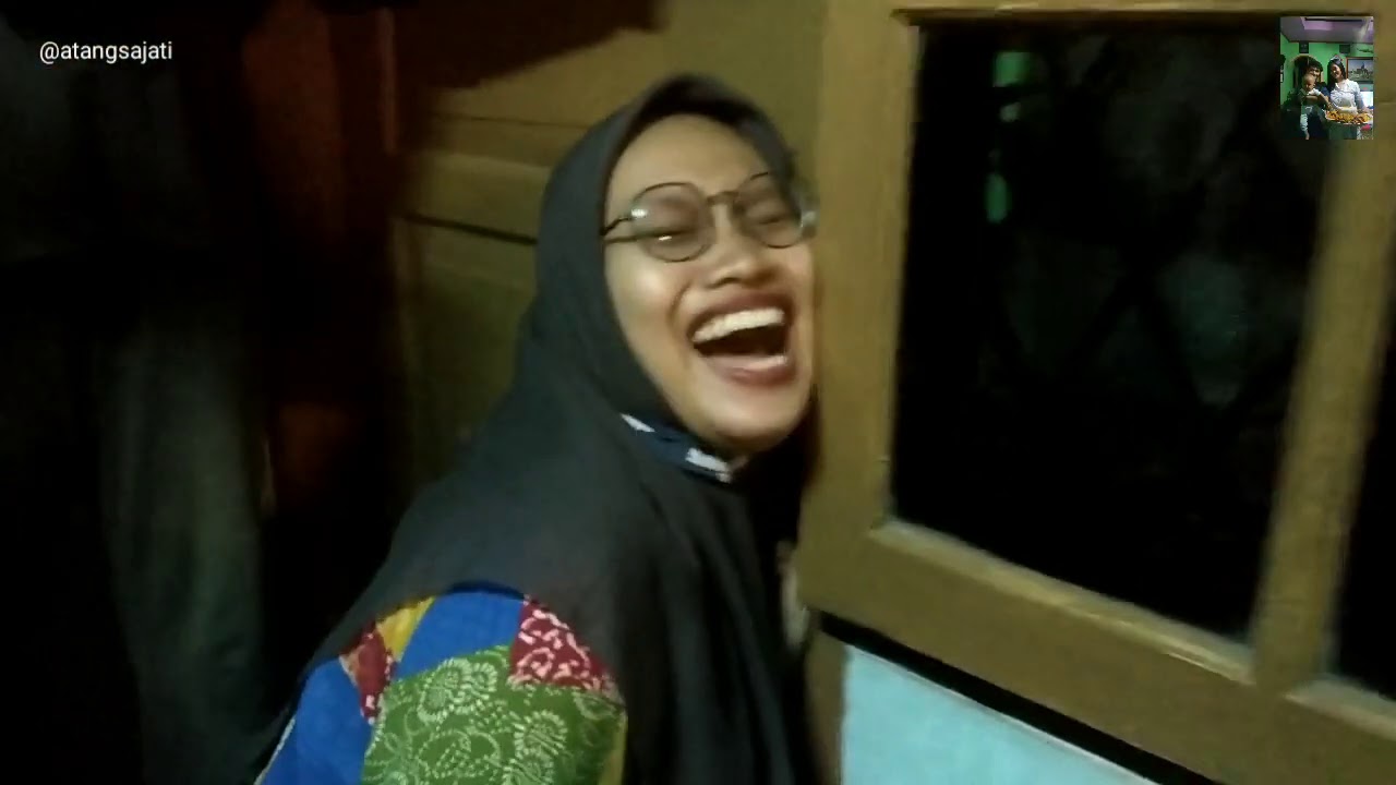 Temen kecil nya kadur ulang tahun (Rina Handayani) - YouTube