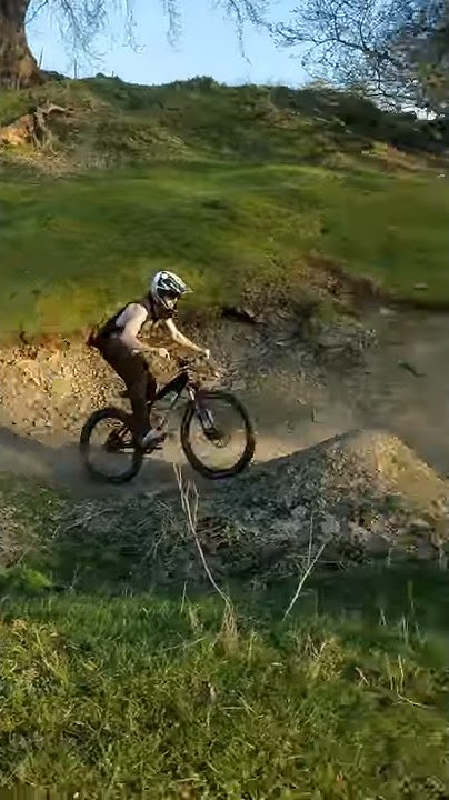 Raw - hardcore hardtail - freeride/jumps - YouTube