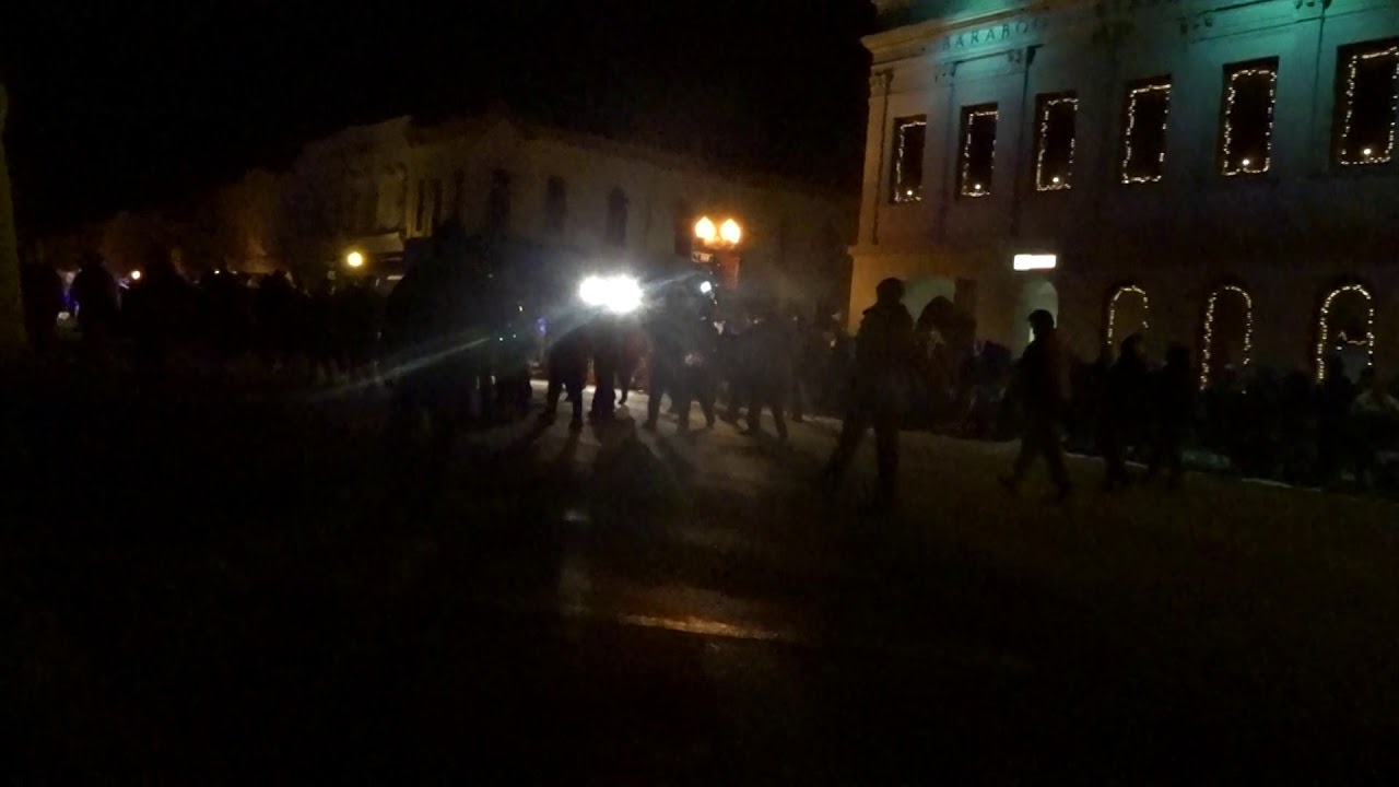 Downtown Baraboo Christmas Light Parade - YouTube
