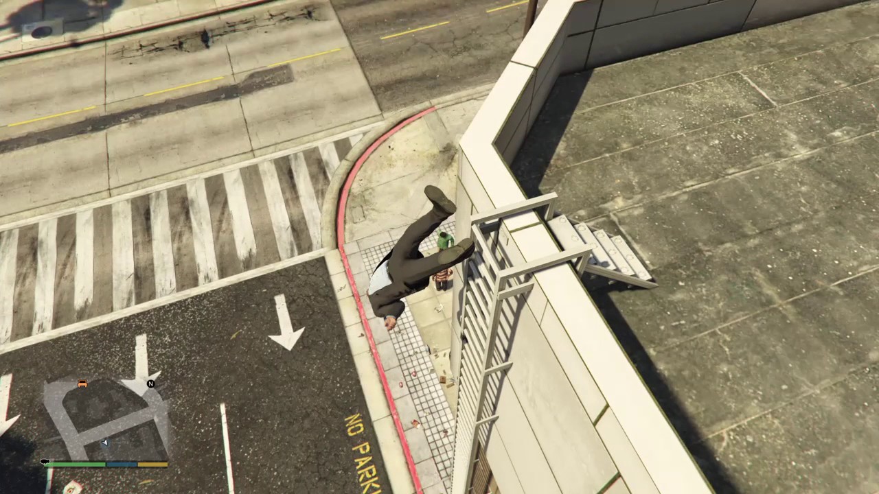 GTA 5 Trevor takes a realistic fall - YouTube