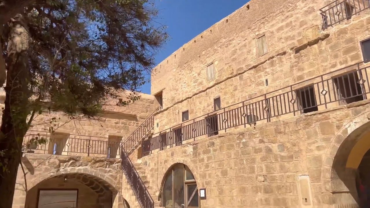 جوله عشاق تبوك الورد قلعة تبوك الاثريه وعين السكر Tabuk Museum - YouTube