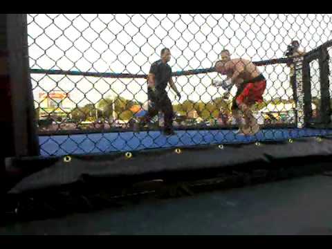 Zach Costello first fight 8/14/2010 - YouTube