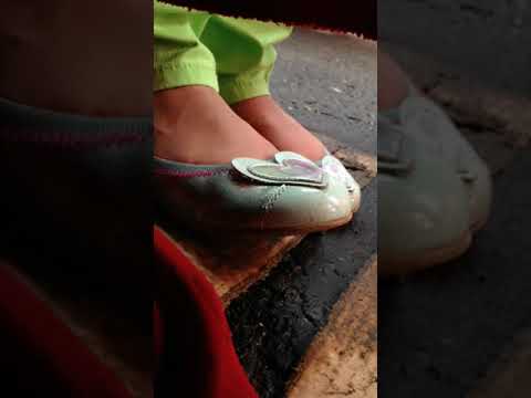 Hand trampling crush.